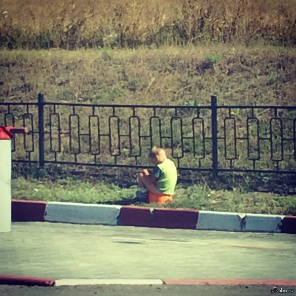 Писающий мальчик Пикабу